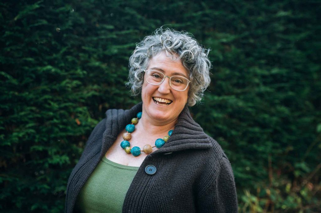 Flying Smiles – a dental hygienist offering treatment in gardens ...